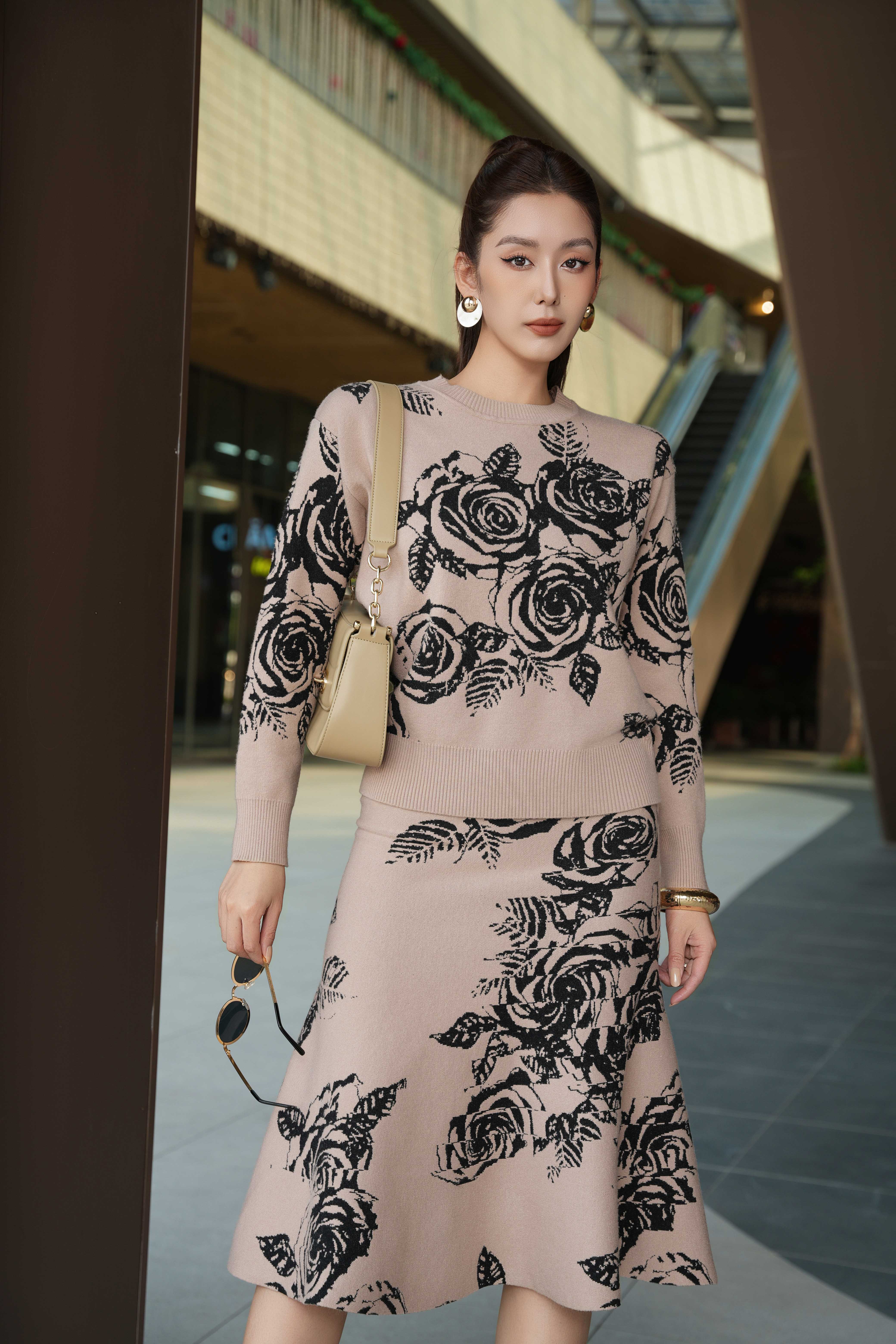 Set bộ - Brown Floral Knit Blouse And Skirt Set