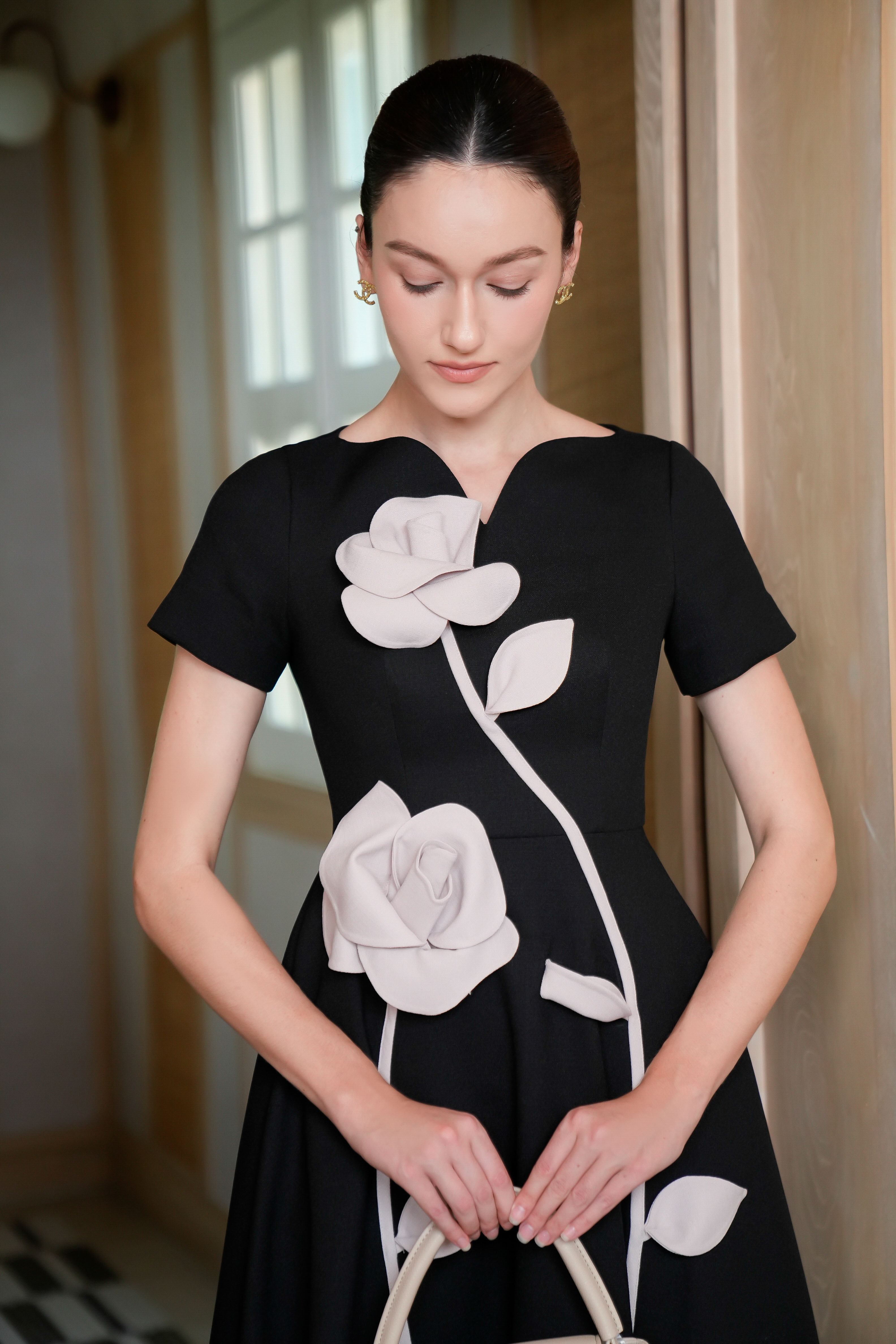 Váy Đầm - Black 3D Flower Raw Flared Midi Dress
