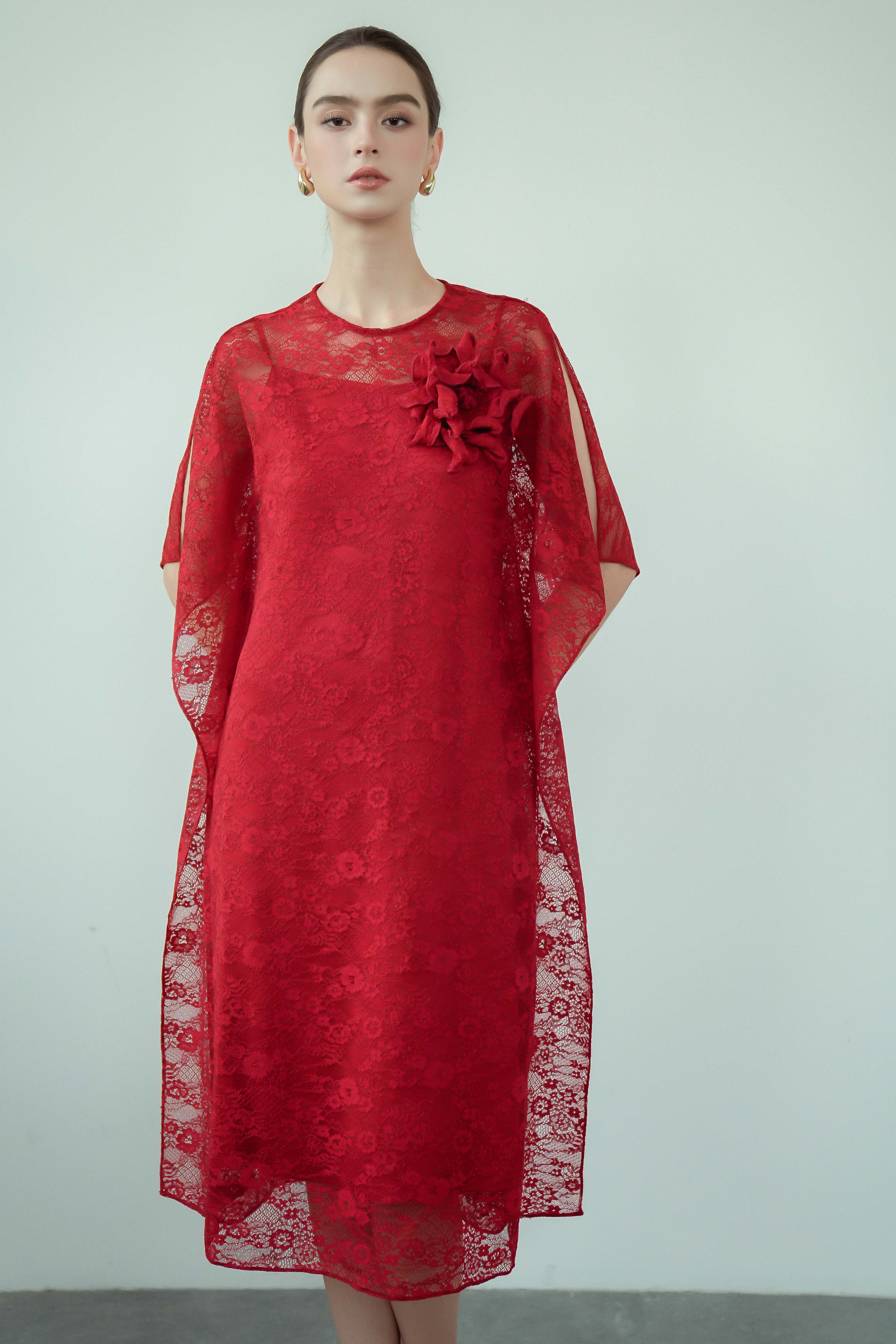 Váy Đầm - Red Lace Loose Dress With Flower