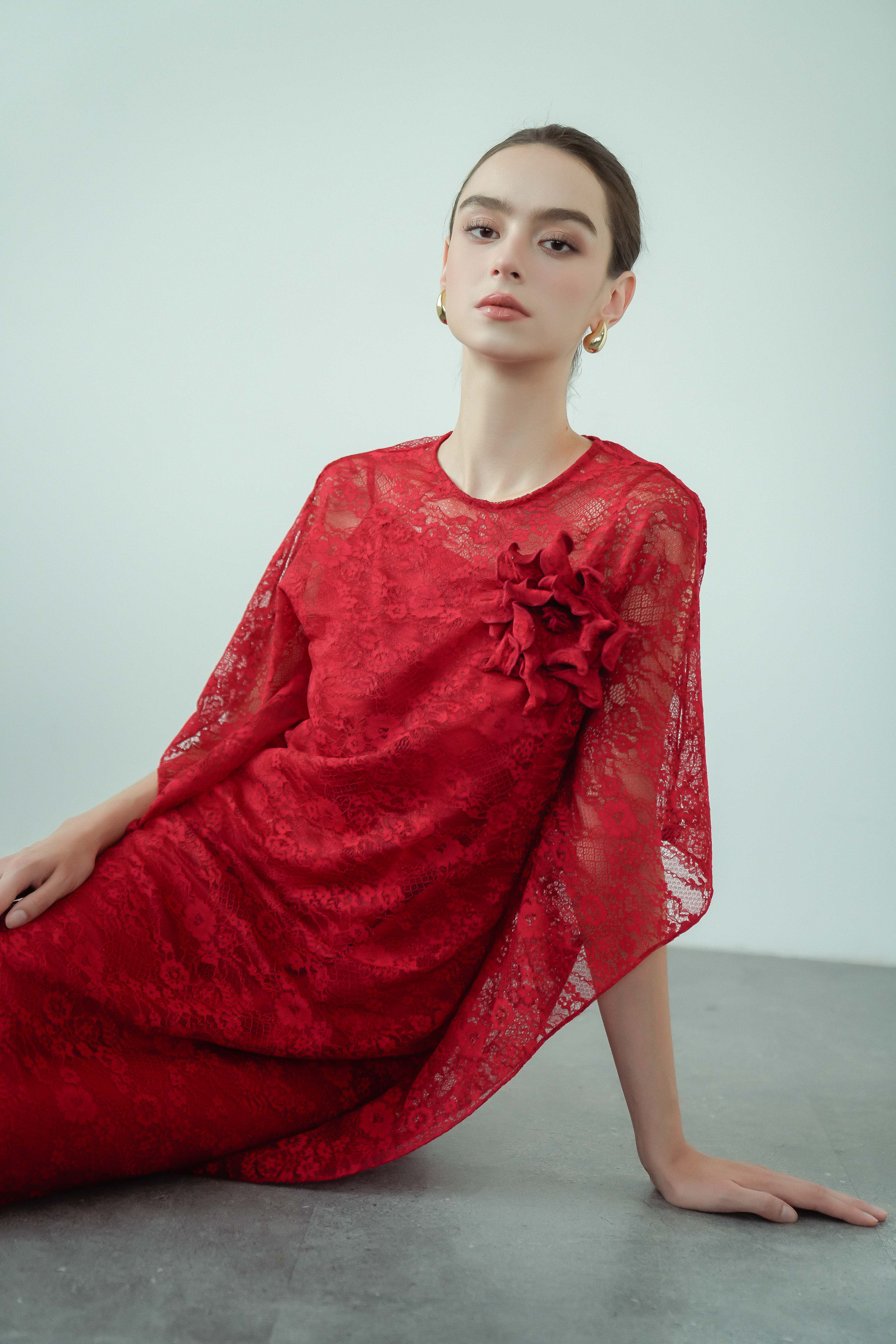 Váy Đầm - Red Lace Loose Dress With Flower