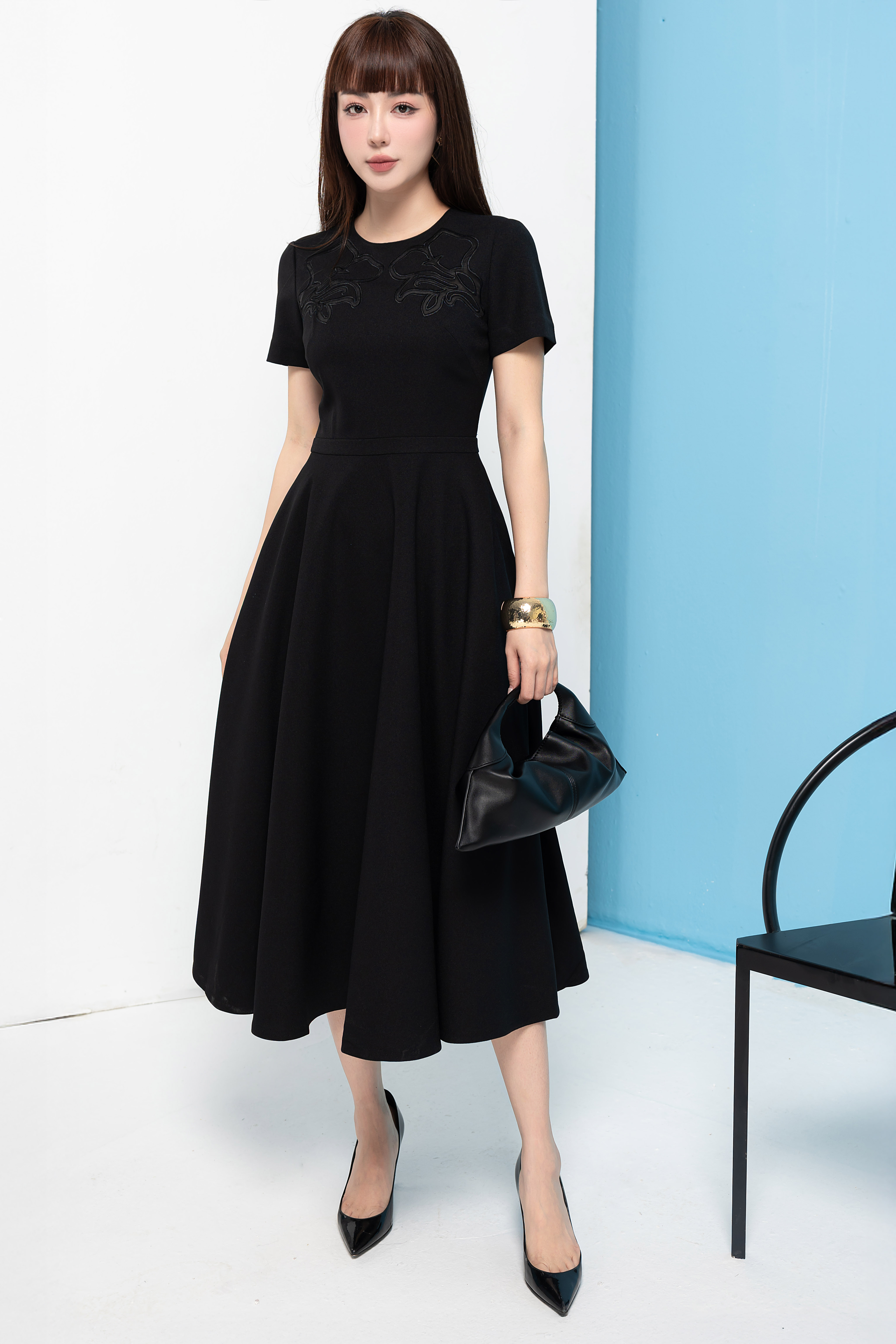 Váy Đầm - Black Flower Embroidery Woven Midi Dress