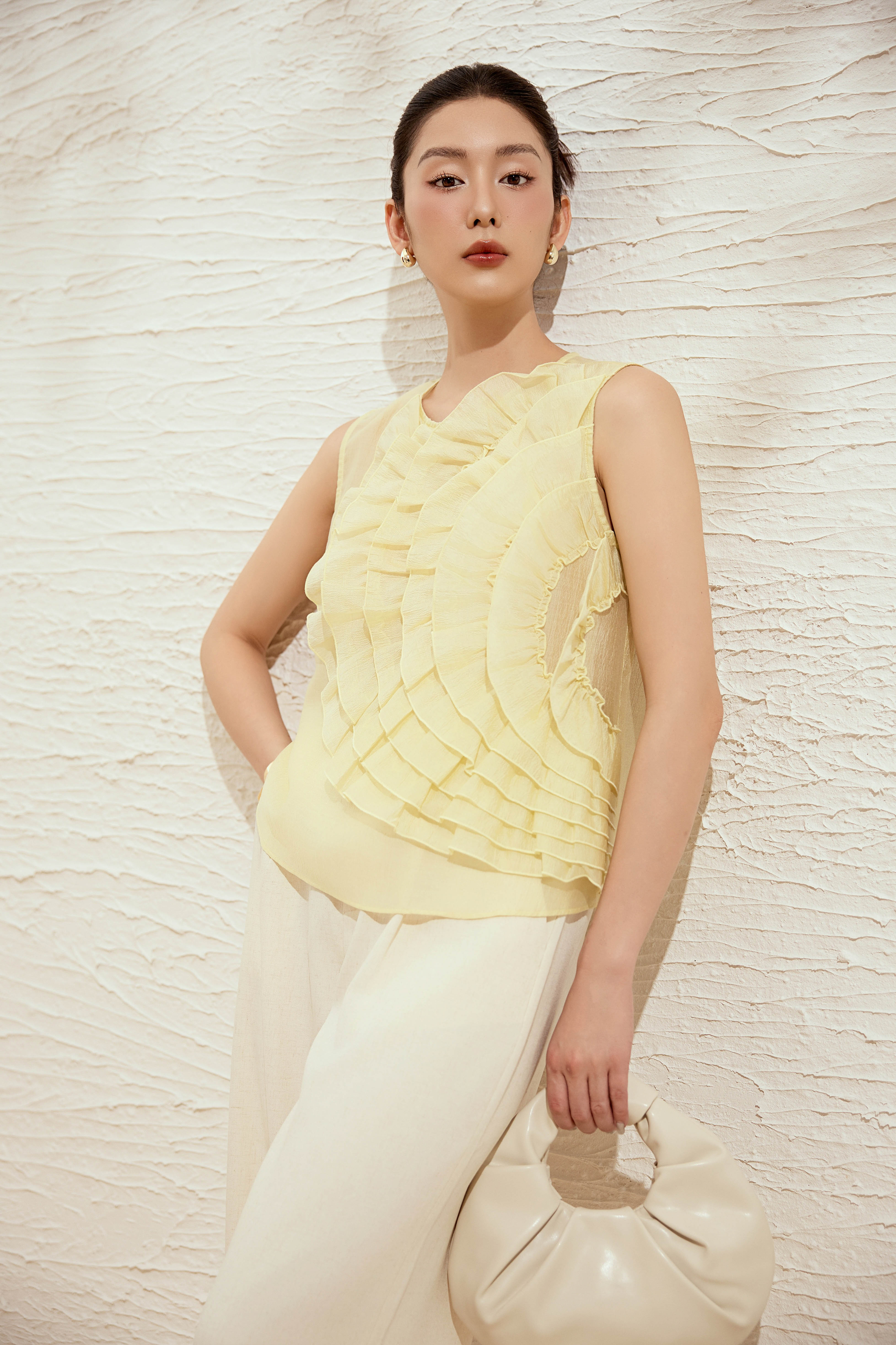Áo nữ - Light Yellow Organza Sleeveless